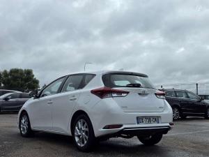 White Toyota Auris 2015 in Taurage, with an engine capacity of 1.60 L and mileage of 269 thousand km for 5700 €, photo 6 on AUTOMOTO.COM.LV
