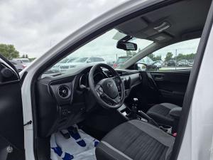 White Toyota Auris 2015 in Taurage, with an engine capacity of 1.60 L and mileage of 269 thousand km for 5700 €, photo 13 on AUTOMOTO.COM.LV