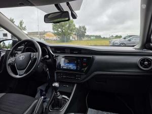 White Toyota Auris 2015 in Taurage, with an engine capacity of 1.60 L and mileage of 269 thousand km for 5700 €, photo 14 on AUTOMOTO.COM.LV