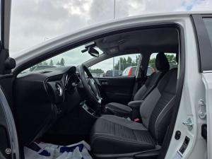 White Toyota Auris 2015 in Taurage, with an engine capacity of 1.60 L and mileage of 269 thousand km for 5700 €, photo 17 on AUTOMOTO.COM.LV