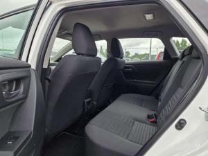 White Toyota Auris 2015 in Taurage, with an engine capacity of 1.60 L and mileage of 269 thousand km for 5700 €, photo 18 on AUTOMOTO.COM.LV