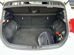 Balts Toyota Auris 2015 Viļņa, ar dzinēja tilpumu 1.80 L un nobraukumu 147 tūkst. km par 7950 €, foto 11 vietnē AUTOMOTO.COM.LV