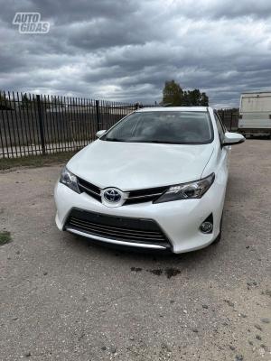 Balts Toyota Auris 2015 Viļņa, ar dzinēja tilpumu 1.80 L un nobraukumu 147 tūkst. km par 7950 €, foto 3 vietnē AUTOMOTO.COM.LV
