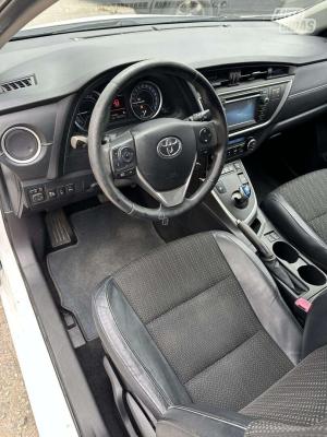 Balts Toyota Auris 2015 Viļņa, ar dzinēja tilpumu 1.80 L un nobraukumu 147 tūkst. km par 7950 €, foto 6 vietnē AUTOMOTO.COM.LV