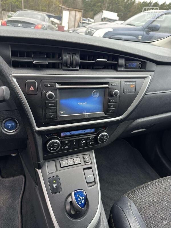 Balts Toyota Auris 2015 Viļņa, ar dzinēja tilpumu 1.80 L un nobraukumu 147 tūkst. km par 7950 €, foto 6 vietnē AUTOMOTO.COM.LV