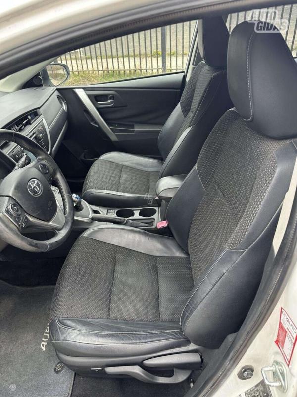 Balts Toyota Auris 2015 Viļņa, ar dzinēja tilpumu 1.80 L un nobraukumu 147 tūkst. km par 7950 €, foto 8 vietnē AUTOMOTO.COM.LV