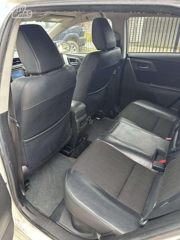 Balts Toyota Auris 2015 Viļņa, ar dzinēja tilpumu 1.80 L un nobraukumu 147 tūkst. km par 7950 €, foto 9 vietnē AUTOMOTO.COM.LV
