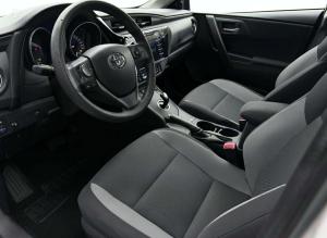 White Toyota Auris 2016 in Vilnius, with an engine capacity of 1.80 L and mileage of 144 thousand km for 8000 €, photo 6 on AUTOMOTO.COM.LV