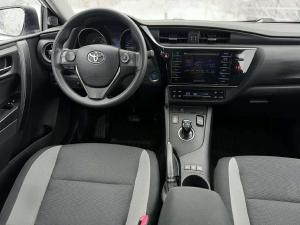 White Toyota Auris 2016 in Vilnius, with an engine capacity of 1.80 L and mileage of 144 thousand km for 8000 €, photo 8 on AUTOMOTO.COM.LV