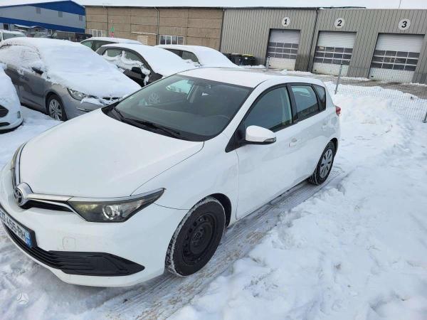 Balts Toyota Auris 2016 Tauragė, ar dzinēja tilpumu 1.33 L un nobraukumu 207 tūkst. km par 6800 €, foto 2 vietnē AUTOMOTO.COM.LV