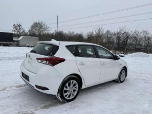 Balts Toyota Auris 2016 Šauļi, ar dzinēja tilpumu 1.80 L un nobraukumu 261 tūkst. km par 5700 €, foto 5 vietnē AUTOMOTO.COM.LV