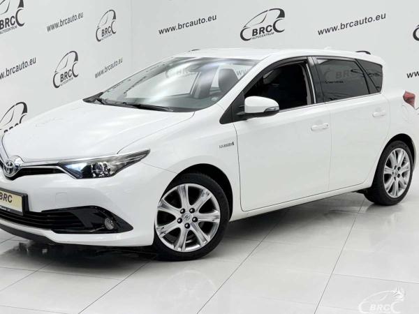 Balts Toyota Auris 2016 Viļņa, ar dzinēja tilpumu 1.80 L un nobraukumu 132 tūkst. km par 11200 €, foto 1 vietnē AUTOMOTO.COM.LV
