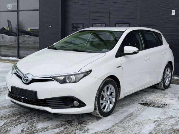 Balts Toyota Auris 2016 Viļņa, ar dzinēja tilpumu 1.80 L un nobraukumu 191 tūkst. km par 10999 €, foto 2 vietnē AUTOMOTO.COM.LV
