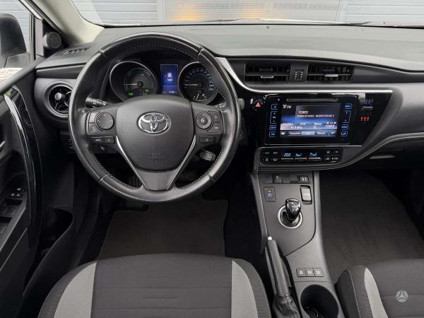 Balts Toyota Auris 2016 Viļņa, ar dzinēja tilpumu 1.80 L un nobraukumu 191 tūkst. km par 10999 €, foto 11 vietnē AUTOMOTO.COM.LV