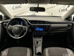 Белый Тойота Аурис 2016 в Авиженяй, объемом двигателя 1.80 л и пробегом 198 тыс. км за 10900 €, фото 4 на AUTOMOTO.COM.LV