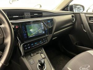 Белый Тойота Аурис 2016 в Авиженяй, объемом двигателя 1.80 л и пробегом 198 тыс. км за 10900 €, фото 15 на AUTOMOTO.COM.LV
