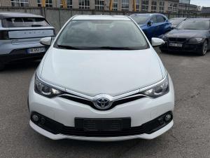 Balts Toyota Auris 2016 Viļņa, ar dzinēja tilpumu 1.80 L un nobraukumu 197 tūkst. km par 9800 €, foto 5 vietnē AUTOMOTO.COM.LV