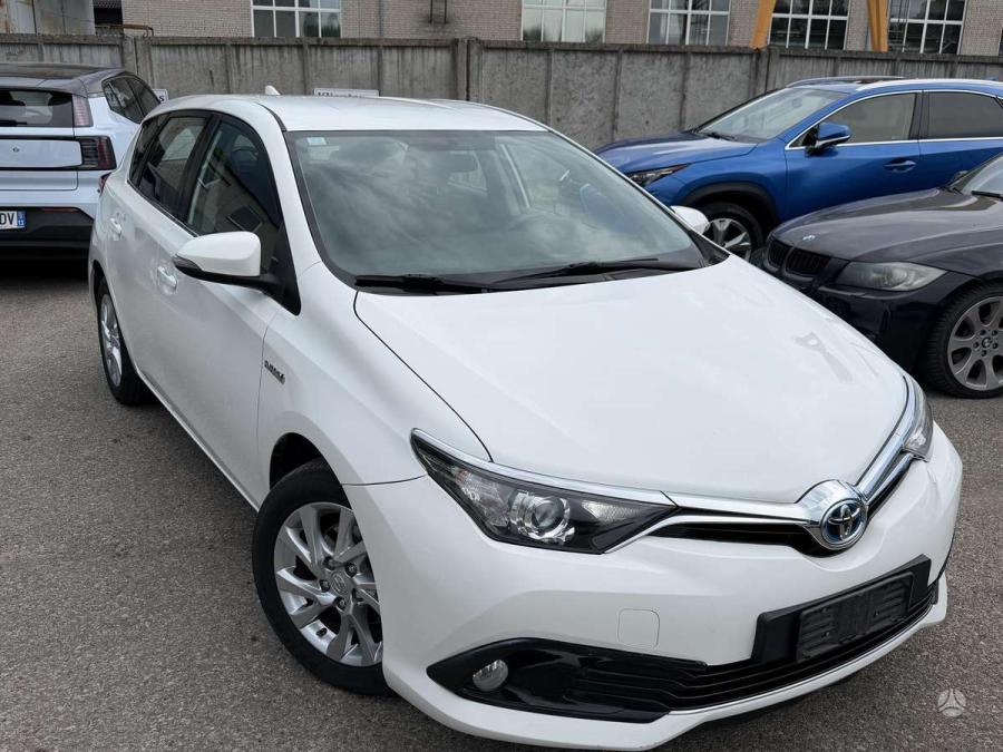 Balts Toyota Auris 2016 Viļņa, ar dzinēja tilpumu 1.80 L un nobraukumu 197 tūkst. km par 9800 €, foto 8 vietnē AUTOMOTO.COM.LV