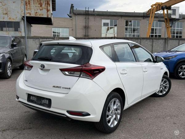 Balts Toyota Auris 2016 Viļņa, ar dzinēja tilpumu 1.80 L un nobraukumu 197 tūkst. km par 9800 €, foto 8 vietnē AUTOMOTO.COM.LV
