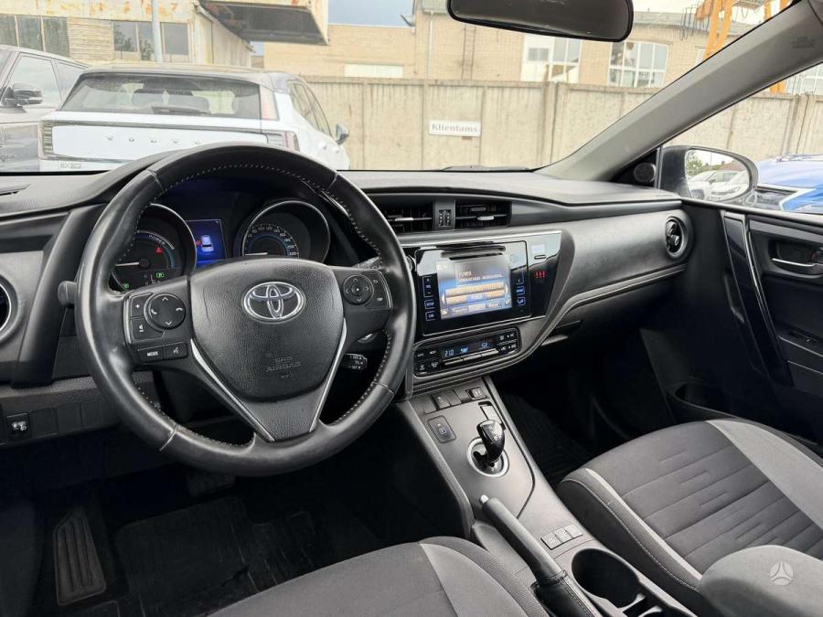 Balts Toyota Auris 2016 Viļņa, ar dzinēja tilpumu 1.80 L un nobraukumu 197 tūkst. km par 9800 €, foto 18 vietnē AUTOMOTO.COM.LV