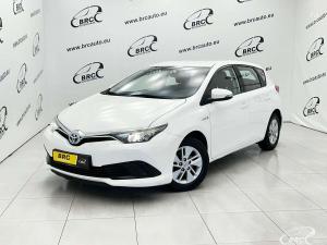 White Toyota Auris 2016 in Vilnius, with an engine capacity of 1.80 L and mileage of 198 thousand km for 9800 €, photo  on AUTOMOTO.COM.LV