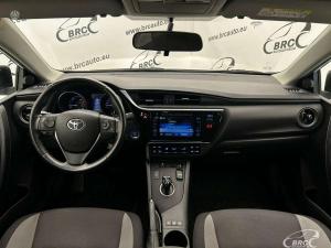 White Toyota Auris 2016 in Vilnius, with an engine capacity of 1.80 L and mileage of 198 thousand km for 9800 €, photo 5 on AUTOMOTO.COM.LV