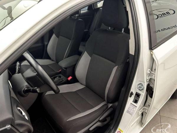 Balts Toyota Auris 2016 Viļņa, ar dzinēja tilpumu 1.80 L un nobraukumu 198 tūkst. km par 9800 €, foto 6 vietnē AUTOMOTO.COM.LV