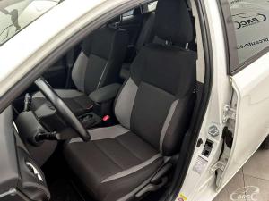 White Toyota Auris 2016 in Vilnius, with an engine capacity of 1.80 L and mileage of 198 thousand km for 9800 €, photo 7 on AUTOMOTO.COM.LV