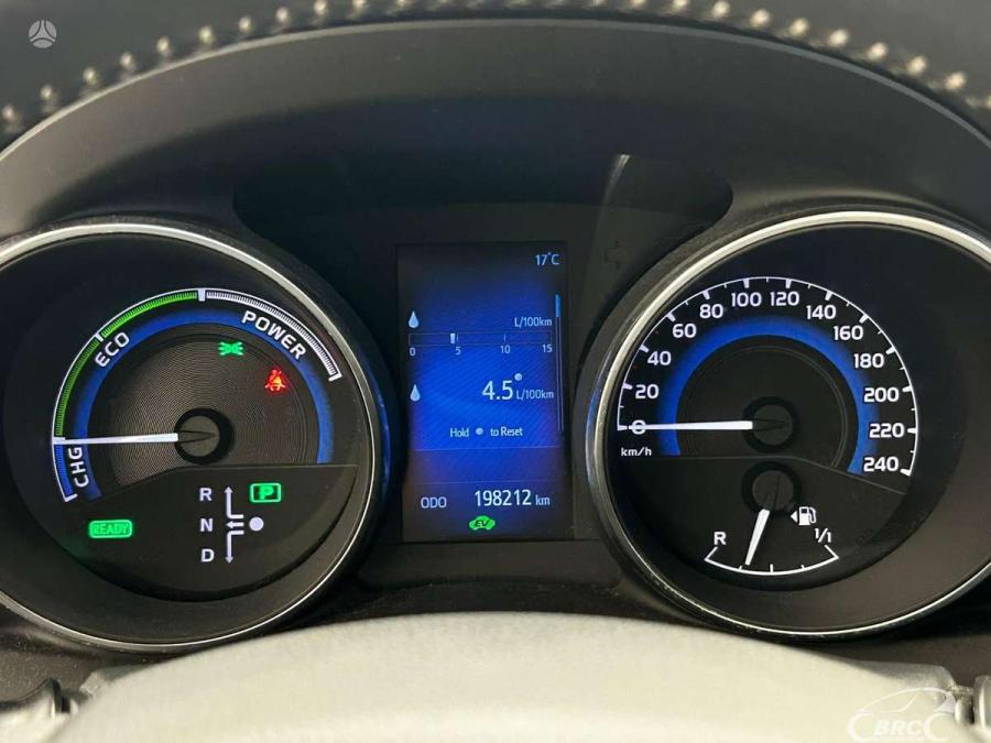 White Toyota Auris 2016 in Vilnius, with an engine capacity of 1.80 L and mileage of 198 thousand km for 9800 €, photo 15 on AUTOMOTO.COM.LV