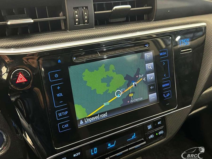 White Toyota Auris 2016 in Vilnius, with an engine capacity of 1.80 L and mileage of 198 thousand km for 9800 €, photo 17 on AUTOMOTO.COM.LV