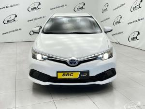 White Toyota Auris 2016 in Vilnius, with an engine capacity of 1.80 L and mileage of 198 thousand km for 9800 €, photo 23 on AUTOMOTO.COM.LV