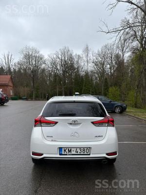 Balts Toyota Auris 2016 Rīga, ar dzinēja tilpumu 1.60 L un nobraukumu 122 tūkst. km par 7800 €, foto 12 vietnē AUTOMOTO.COM.LV