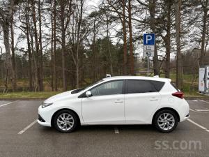 Balts Toyota Auris 2016 Rīga, ar dzinēja tilpumu 1.60 L un nobraukumu 122 tūkst. km par 7800 €, foto 13 vietnē AUTOMOTO.COM.LV