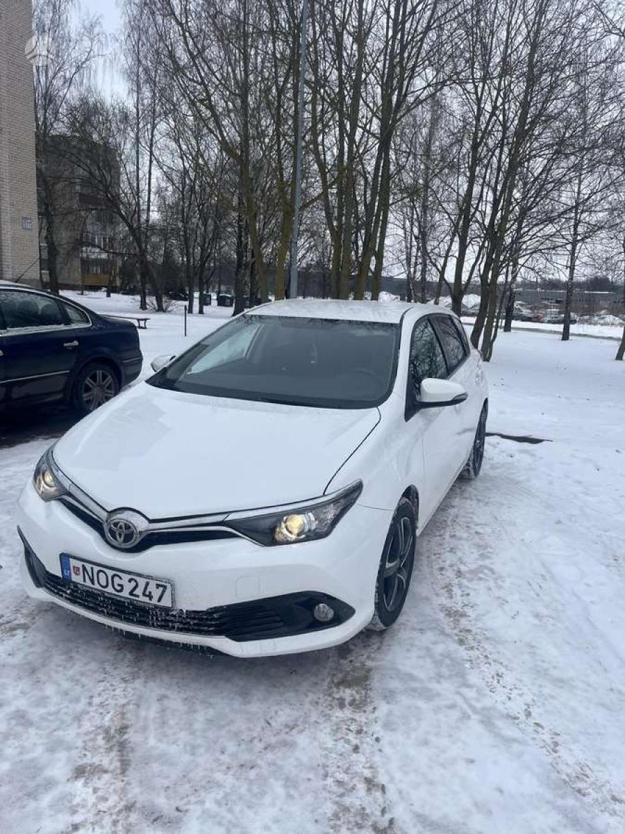 Balts Toyota Auris 2017 Marijampole, ar dzinēja tilpumu 1.20 L un nobraukumu 130 tūkst. km par 8500 €, foto 1 vietnē AUTOMOTO.COM.LV