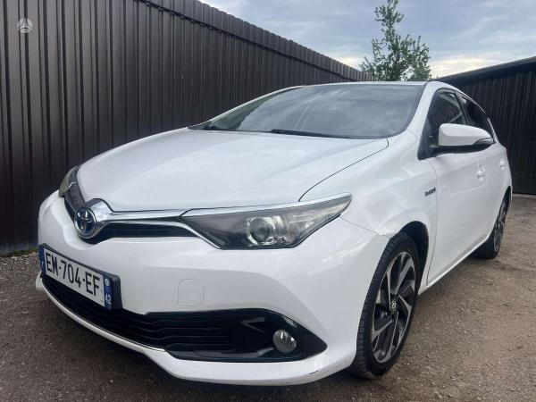 Balts Toyota Auris 2017 Kauņa, ar dzinēja tilpumu 1.80 L un nobraukumu 149 tūkst. km par 7999 €, foto 1 vietnē AUTOMOTO.COM.LV