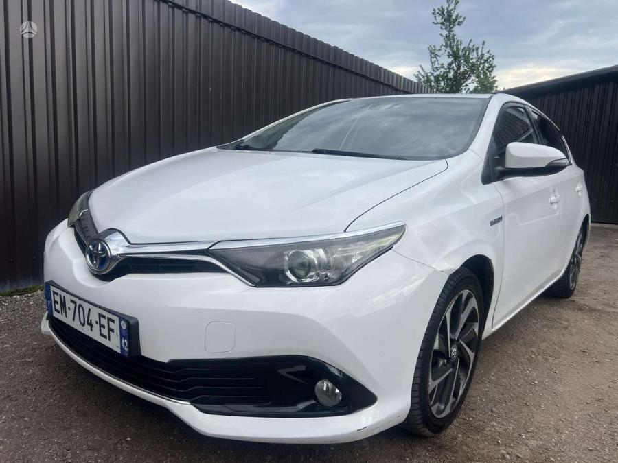 Balts Toyota Auris 2017 Kauņa, ar dzinēja tilpumu 1.80 L un nobraukumu 149 tūkst. km par 7999 €, foto 1 vietnē AUTOMOTO.COM.LV