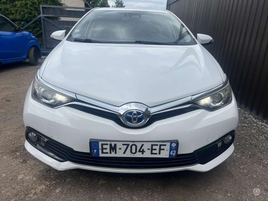 Balts Toyota Auris 2017 Kauņa, ar dzinēja tilpumu 1.80 L un nobraukumu 149 tūkst. km par 7999 €, foto 3 vietnē AUTOMOTO.COM.LV