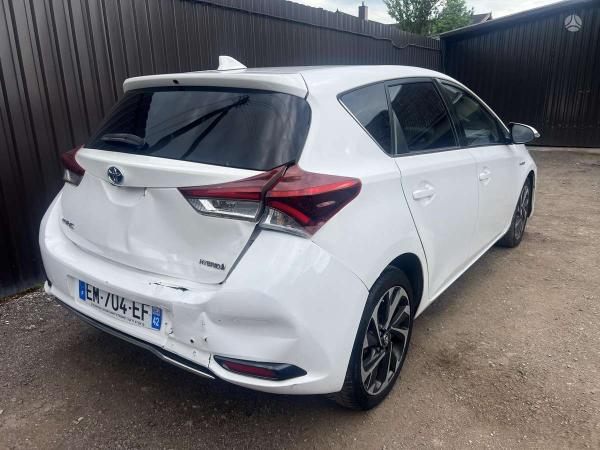 Белый Тойота Аурис 2017 в Каунас, объемом двигателя 1.80 л и пробегом 149 тыс. км за 7700 €, фото 6 на AUTOMOTO.COM.LV