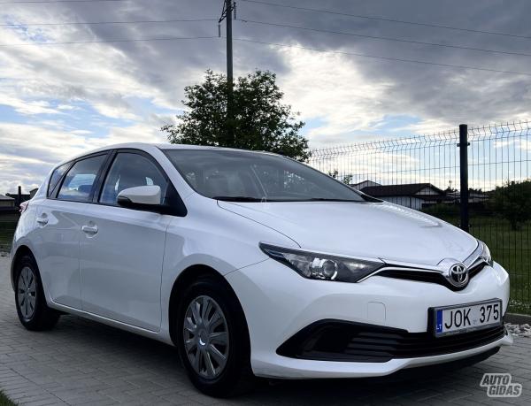 Balts Toyota Auris 2017 Klaipėda, ar dzinēja tilpumu 1.30 L un nobraukumu 244 tūkst. km par 6000 €, foto 1 vietnē AUTOMOTO.COM.LV