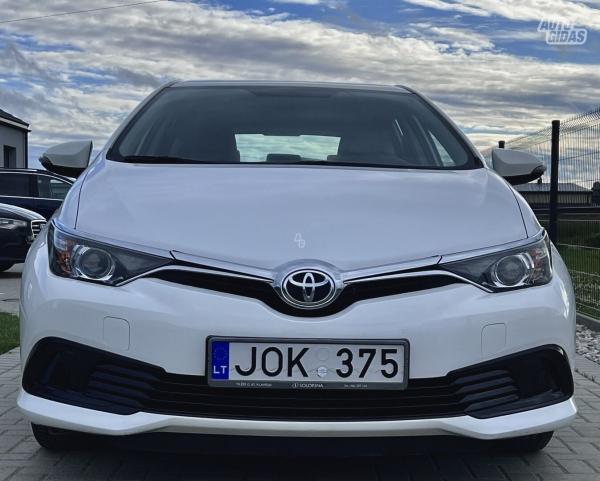 Balts Toyota Auris 2017 Klaipėda, ar dzinēja tilpumu 1.30 L un nobraukumu 244 tūkst. km par 6000 €, foto 2 vietnē AUTOMOTO.COM.LV