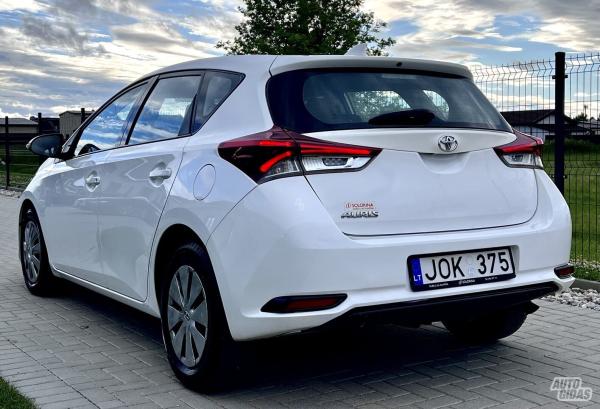 Balts Toyota Auris 2017 Klaipėda, ar dzinēja tilpumu 1.30 L un nobraukumu 244 tūkst. km par 6000 €, foto 5 vietnē AUTOMOTO.COM.LV