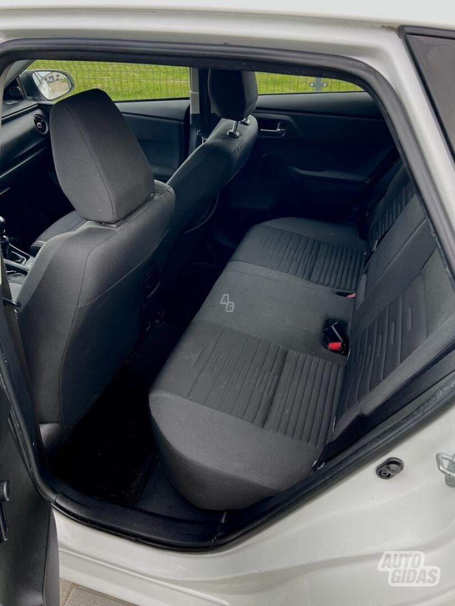 Balts Toyota Auris 2017 Klaipėda, ar dzinēja tilpumu 1.30 L un nobraukumu 244 tūkst. km par 6000 €, foto 10 vietnē AUTOMOTO.COM.LV