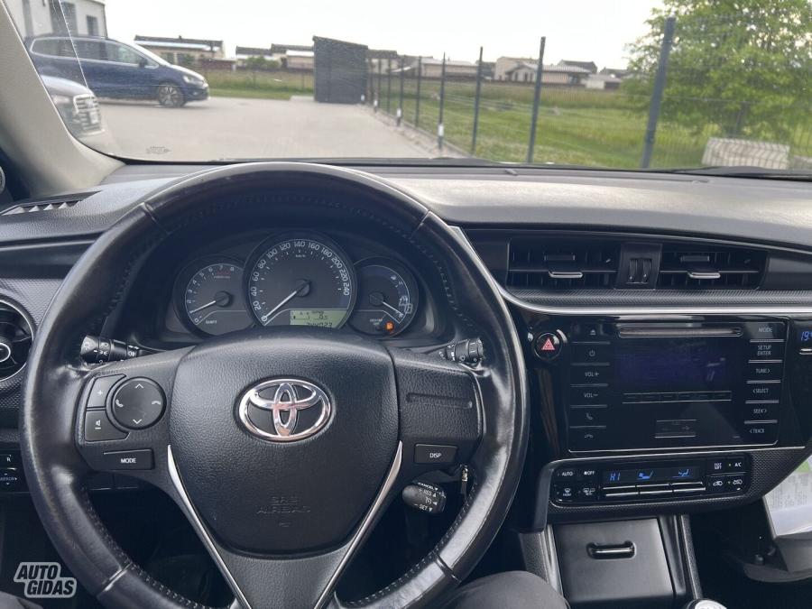Balts Toyota Auris 2017 Klaipėda, ar dzinēja tilpumu 1.30 L un nobraukumu 244 tūkst. km par 6000 €, foto 14 vietnē AUTOMOTO.COM.LV
