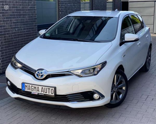 White Toyota Auris 2017 in Marijampole, with an engine capacity of 1.80 L and mileage of 157 thousand km for 12750 €, photo 7 on AUTOMOTO.COM.LV