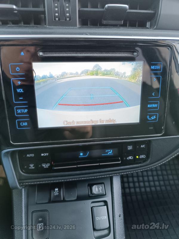 Toyota Auris 2017 in Tallinn on AUTOMOTO.COM.LV White Toyota Auris 2017 in Tallinn, with an engine capacity of 1.80 L and mileage of 275 thousand km for 6490 €, photo 9 on AUTOMOTO.COM.LV