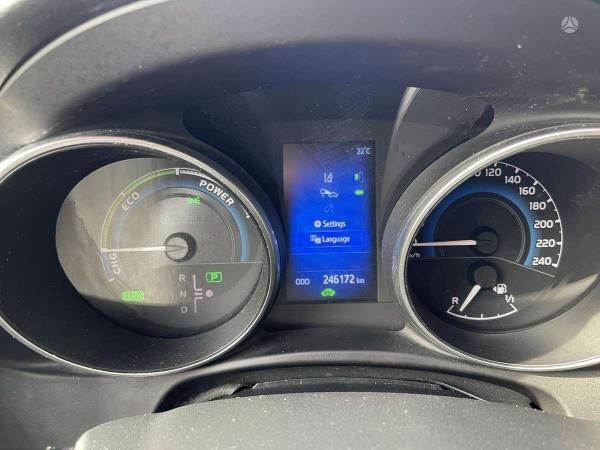Balts Toyota Auris 2017 Viļņa, ar dzinēja tilpumu 1.80 L un nobraukumu 246 tūkst. km par 9999 €, foto 8 vietnē AUTOMOTO.COM.LV
