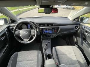 White Toyota Auris 2017 in Vilnius, with an engine capacity of 1.80 L and mileage of 246 thousand km for 10000 €, photo 23 on AUTOMOTO.COM.LV