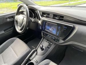 White Toyota Auris 2017 in Vilnius, with an engine capacity of 1.80 L and mileage of 246 thousand km for 10000 €, photo 28 on AUTOMOTO.COM.LV