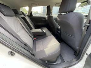 White Toyota Auris 2017 in Vilnius, with an engine capacity of 1.80 L and mileage of 246 thousand km for 10000 €, photo 29 on AUTOMOTO.COM.LV