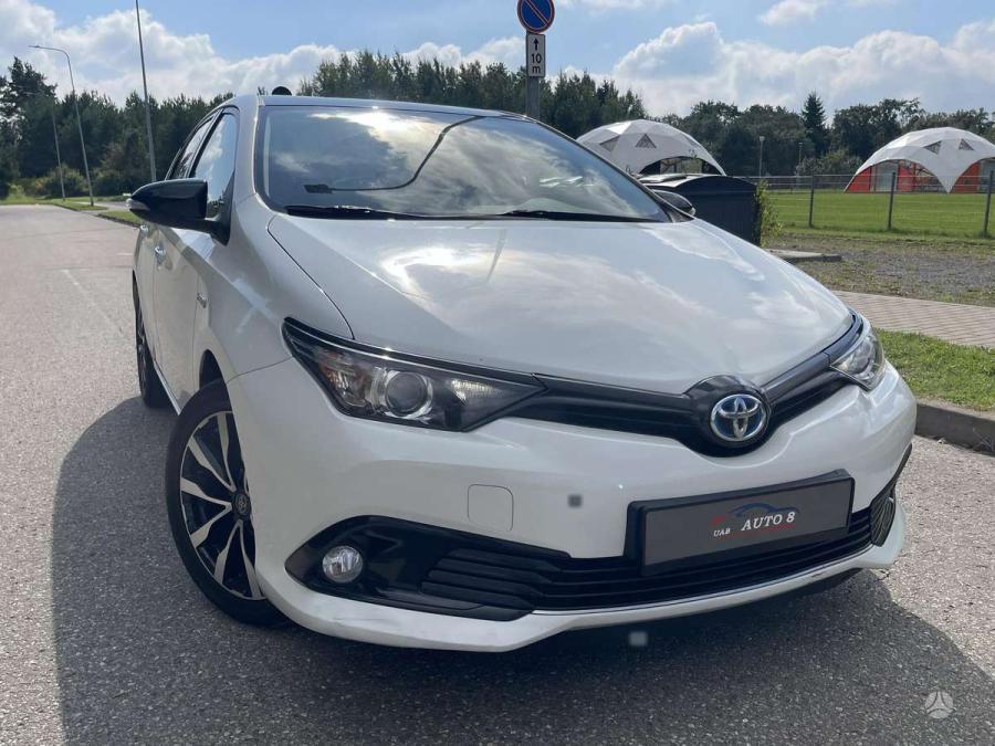 Balts Toyota Auris 2017 Viļņa, ar dzinēja tilpumu 1.80 L un nobraukumu 246 tūkst. km par 10200 €, foto 6 vietnē AUTOMOTO.COM.LV